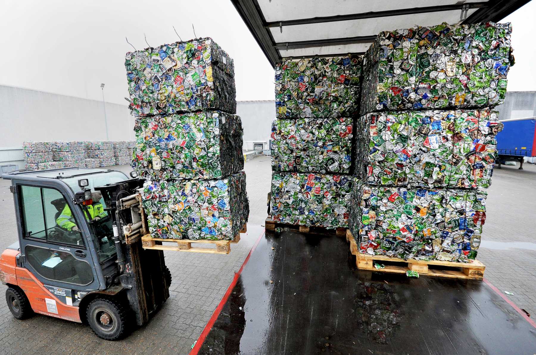 Pant på juice skal genanvende 52 millioner ekstra flasker | Verdensmål